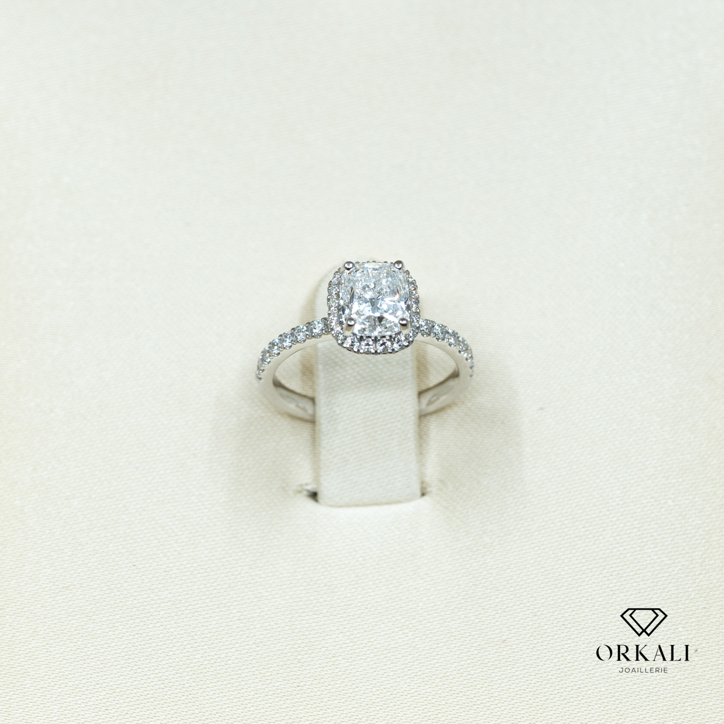 Romy Engagement Ring - Orkali Joaillerie